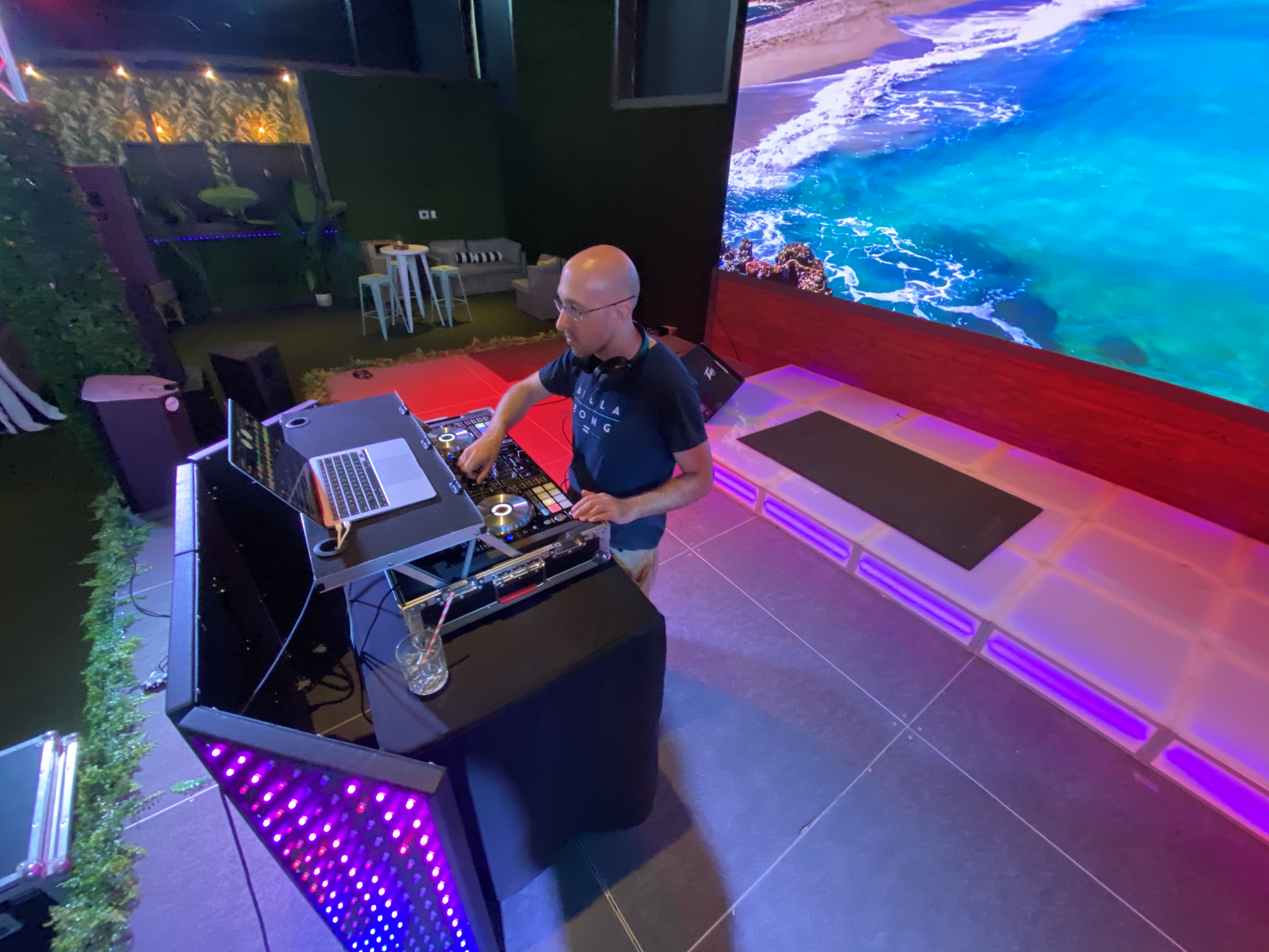Book DJ Horn on BeatGig · Thousands of Artists at Your Fingertips