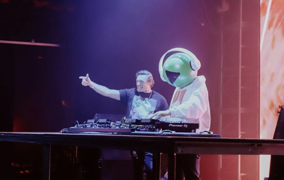 Book DJ Press Play on BeatGig · Thousands of Artists at Your Fingertips