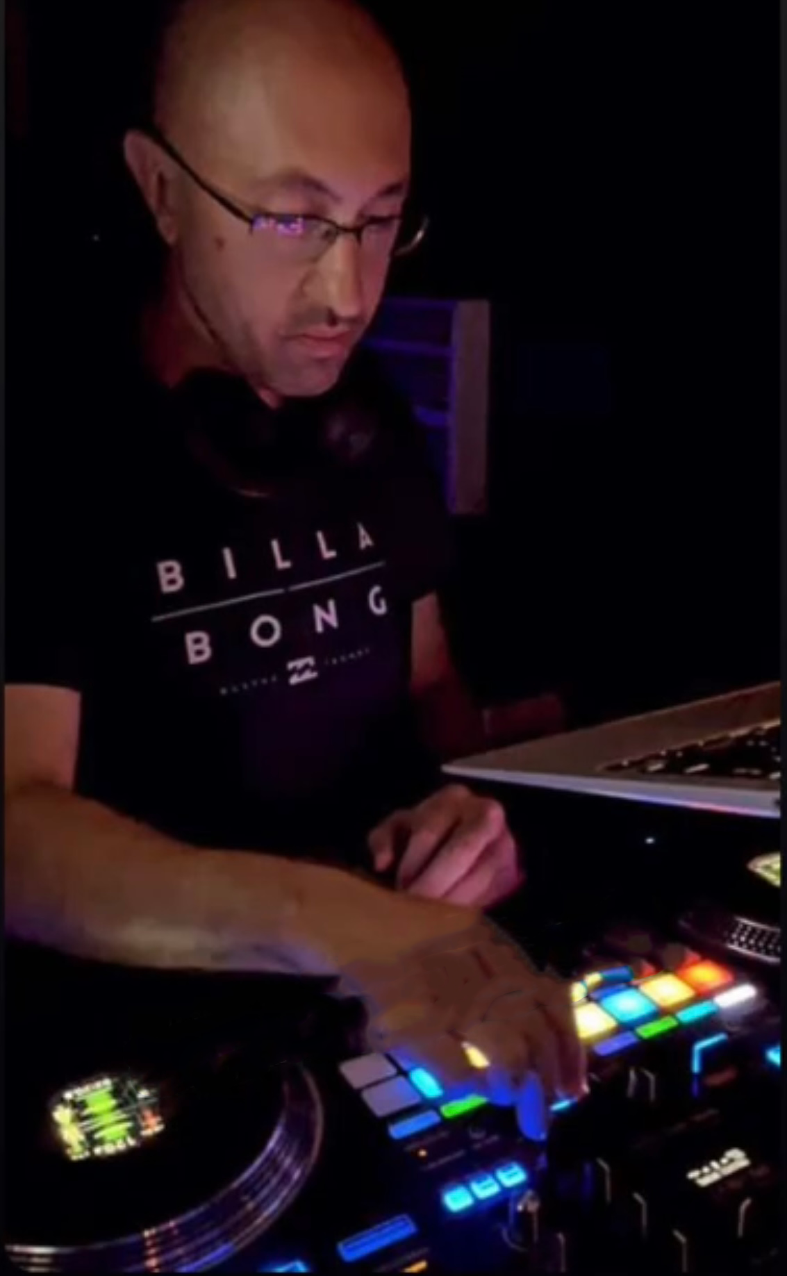 Book DJ Horn on BeatGig · Thousands of Artists at Your Fingertips