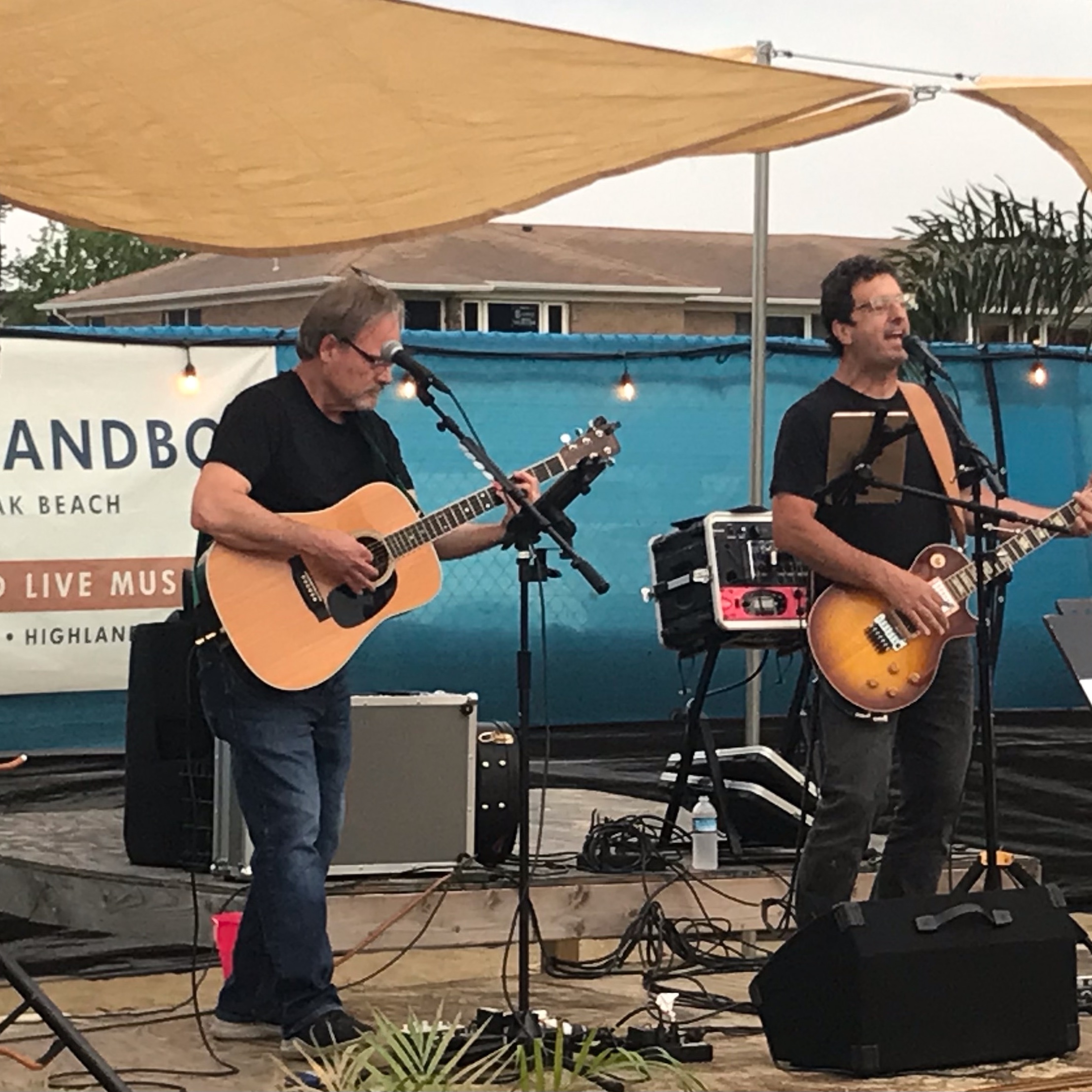 Book Vinyl Traction on BeatGig · Thousands of Artists at Your Fingertips