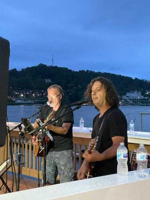 Book Vinyl Traction on BeatGig · Thousands of Artists at Your Fingertips