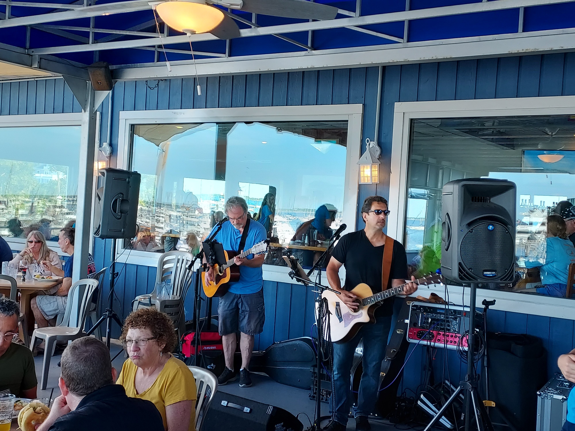 Book Vinyl Traction on BeatGig · Thousands of Artists at Your Fingertips