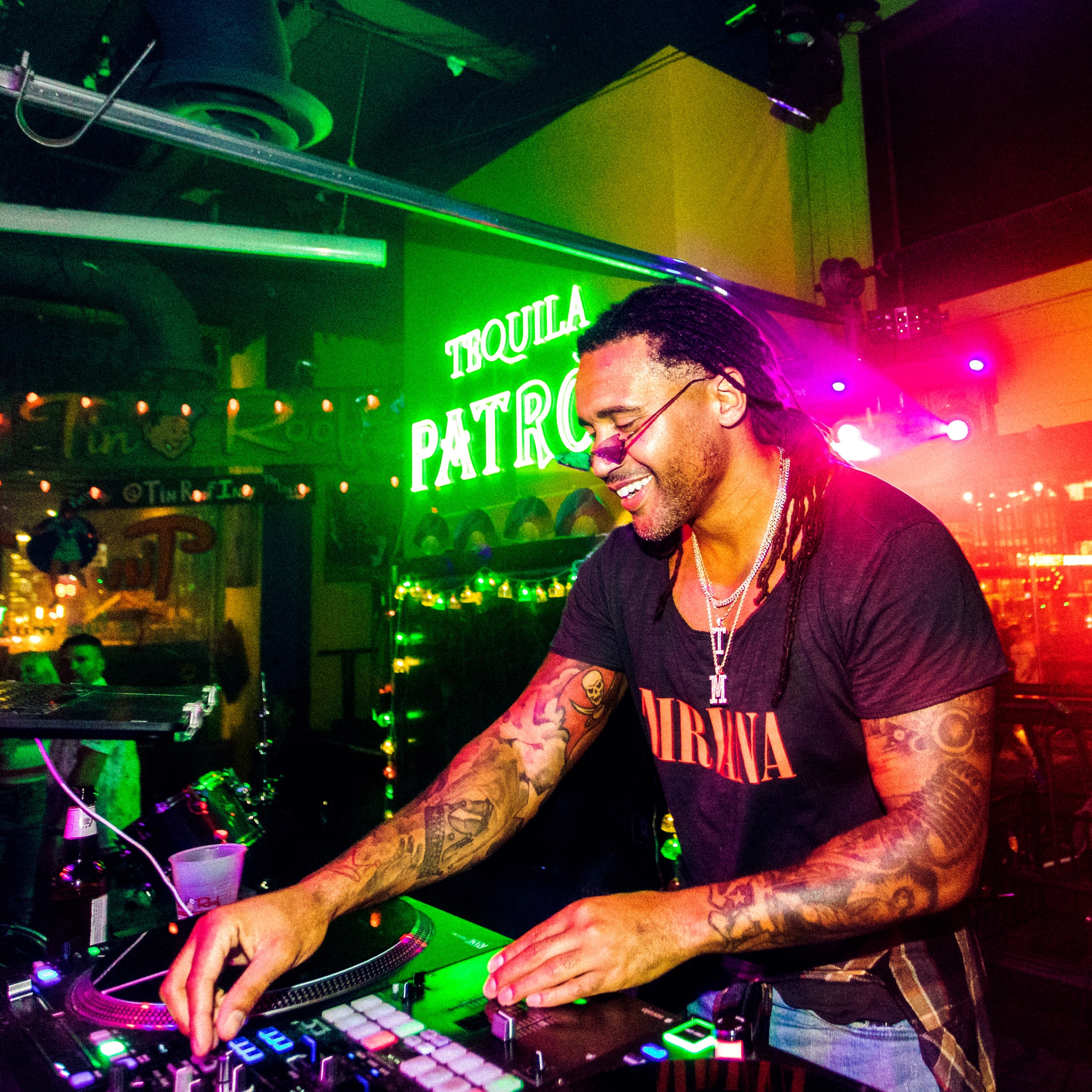 Book DJ Fly Ty Simmons on Dusk · Thousands of Artists at Your Fingertips