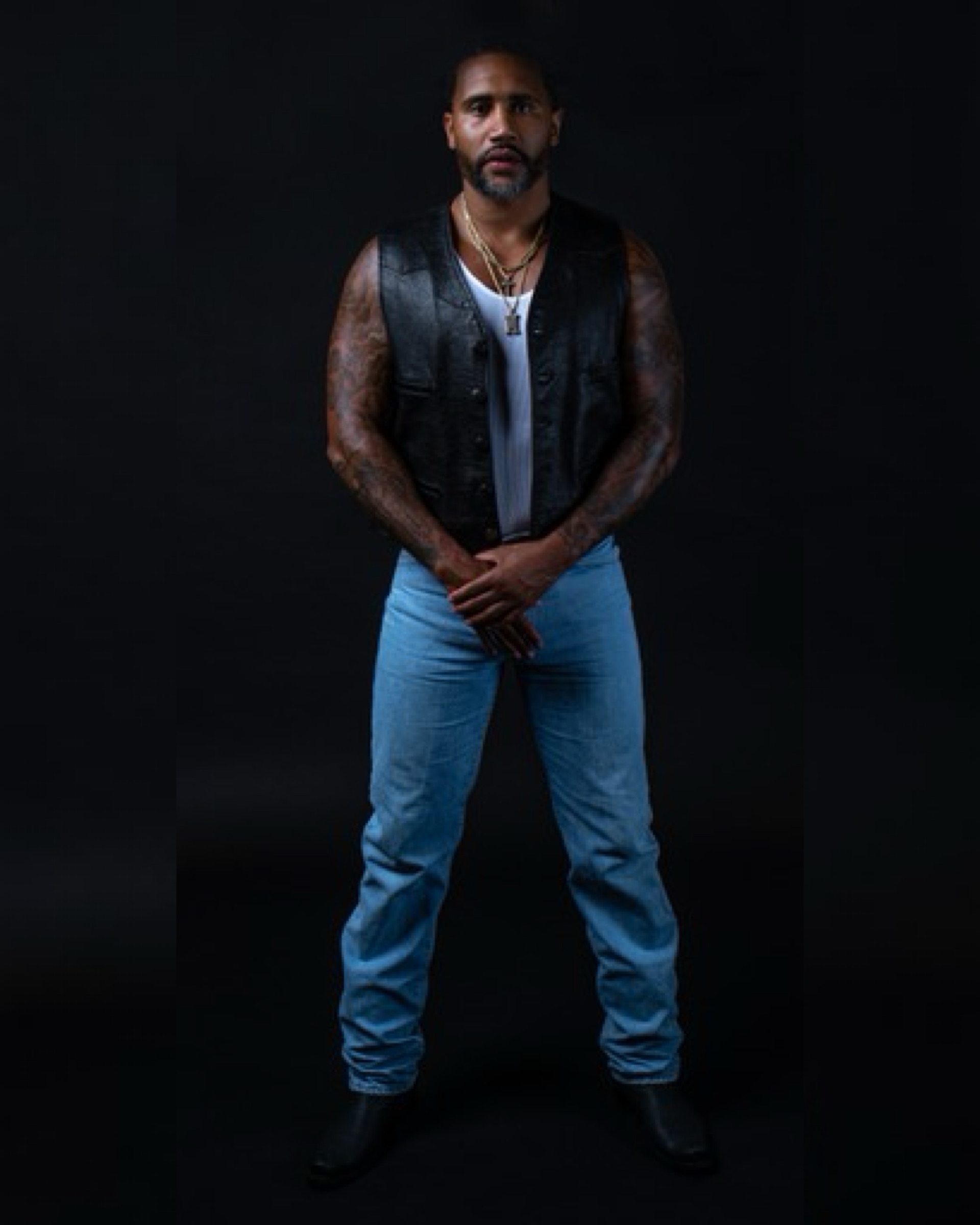 Book DJ Fly Ty Simmons on Dusk · Thousands of Artists at Your Fingertips