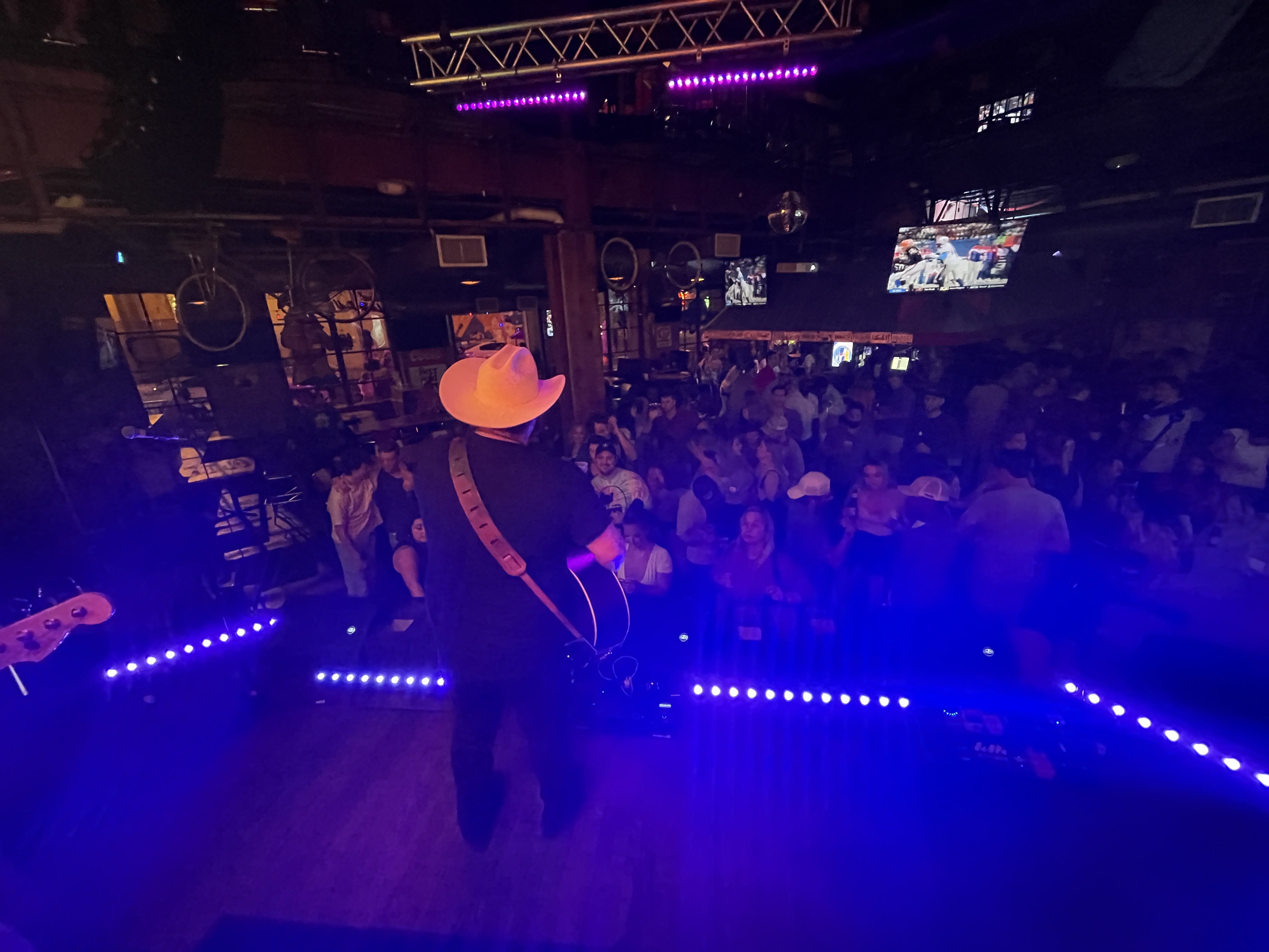 Book Matt Bennett Band on Dusk · Thousands of Artists at Your Fingertips