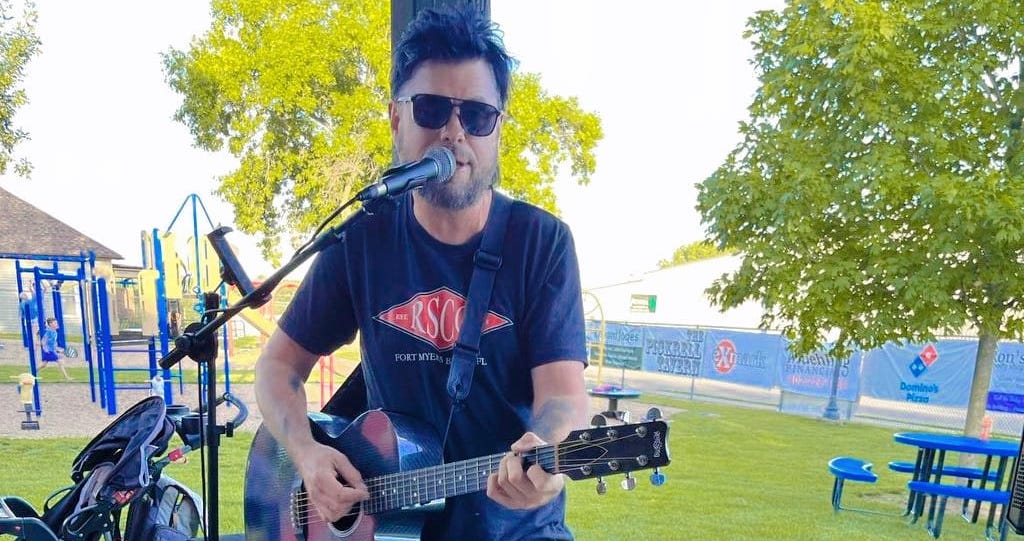 Book Shawn Russell Music on Dusk · Thousands of Artists at Your Fingertips