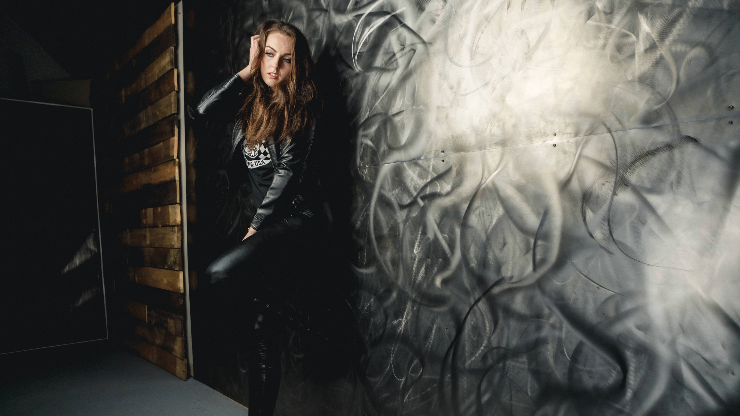 Book Chelsey Carter on Dusk · Thousands of Artists at Your Fingertips