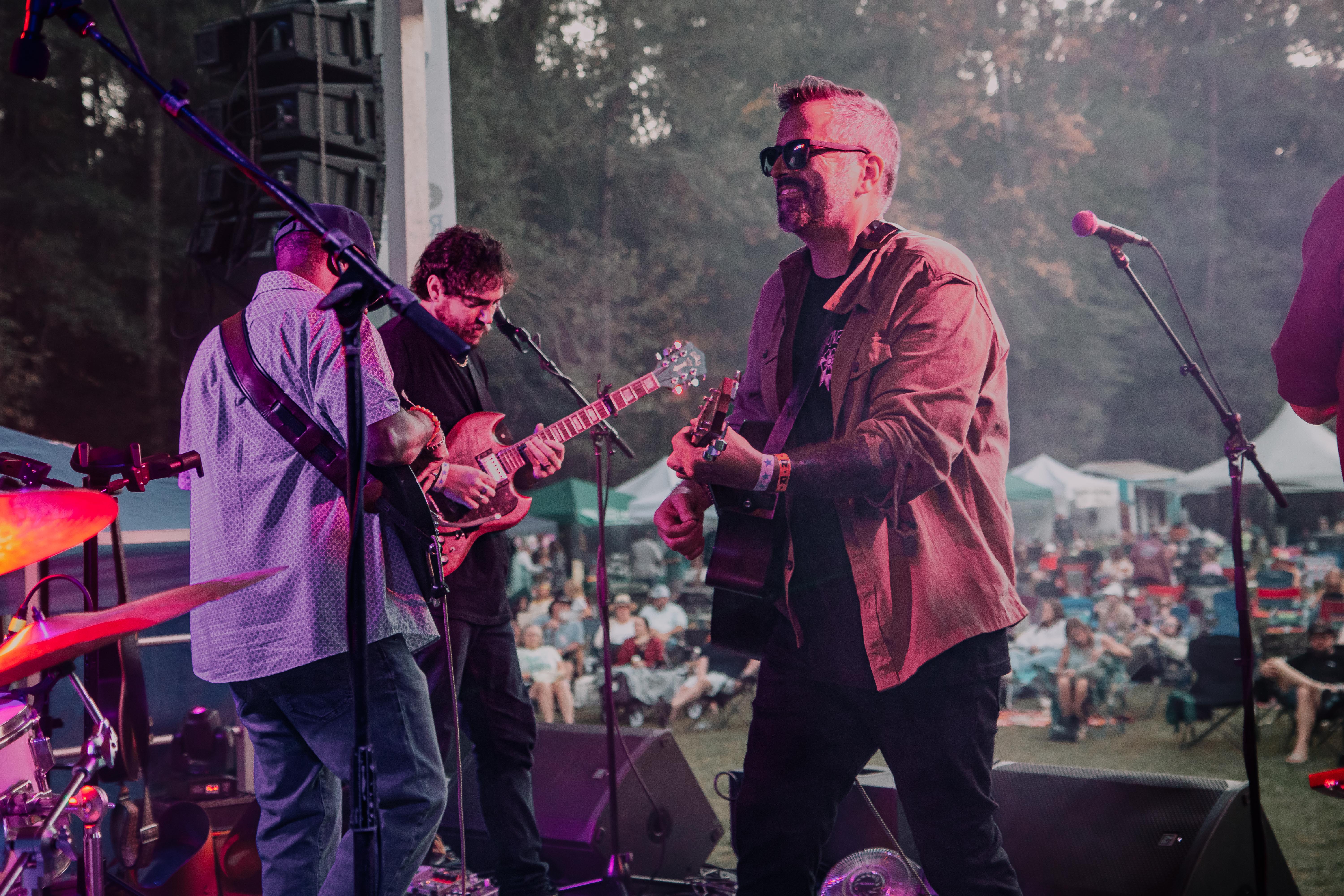 Book Dan Riley on Dusk · Thousands of Artists at Your Fingertips