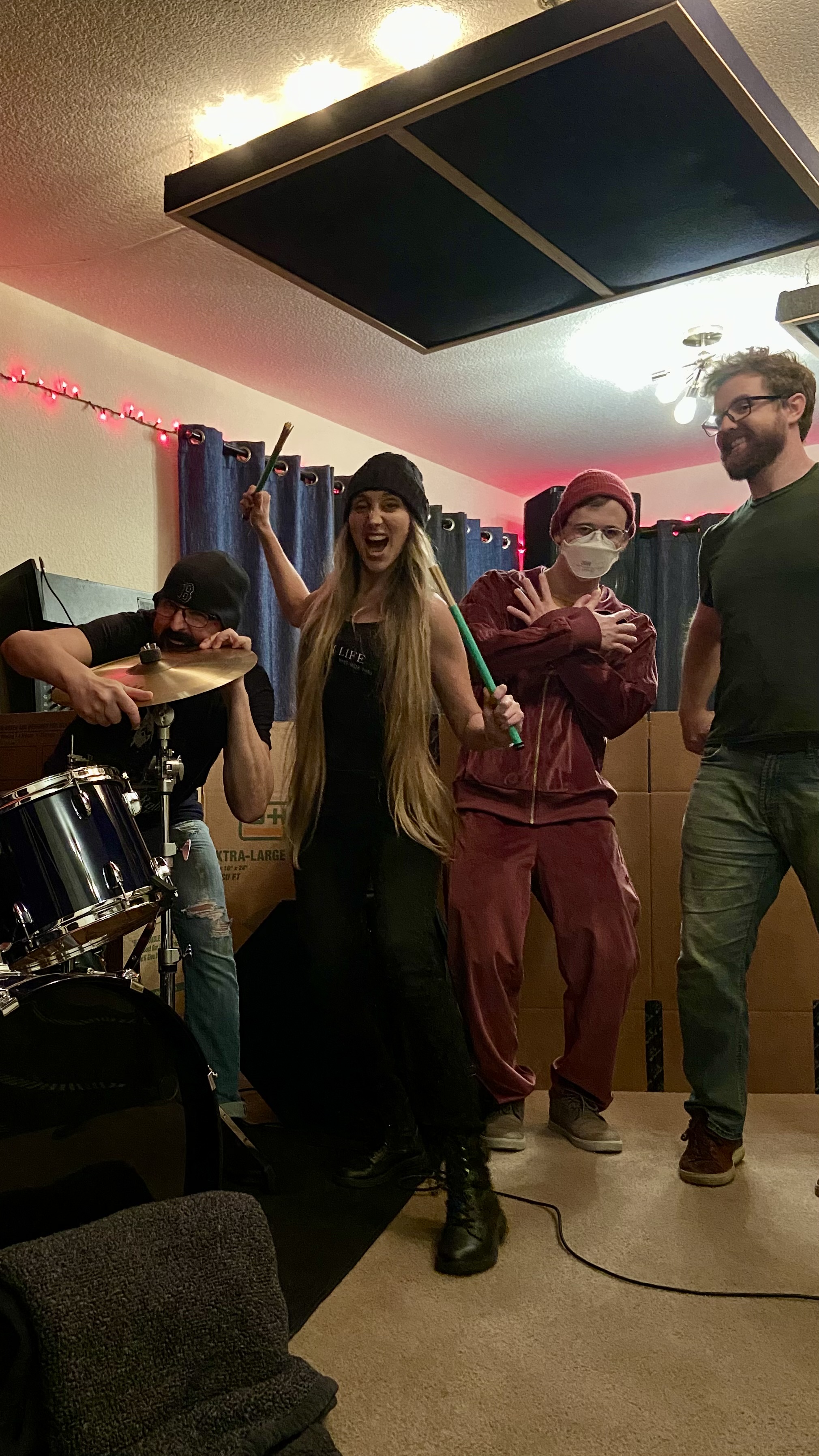 Book Tarah New & The Crew on Dusk · Thousands of Artists at Your Fingertips