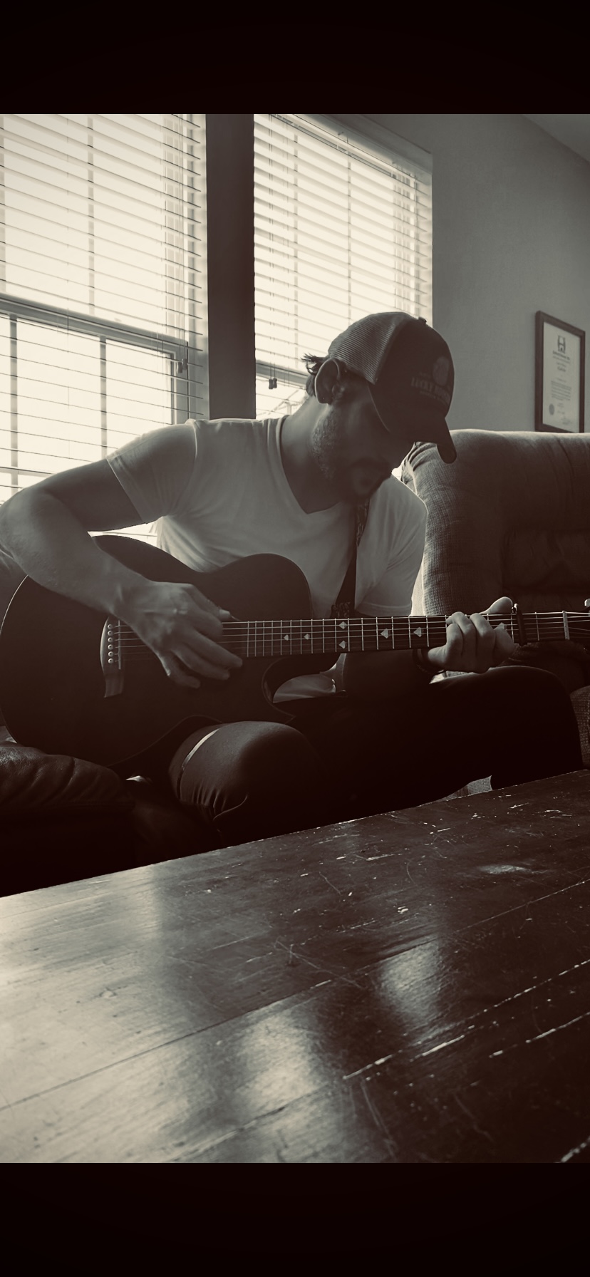 Book Dylan Murray on Dusk · Thousands of Artists at Your Fingertips