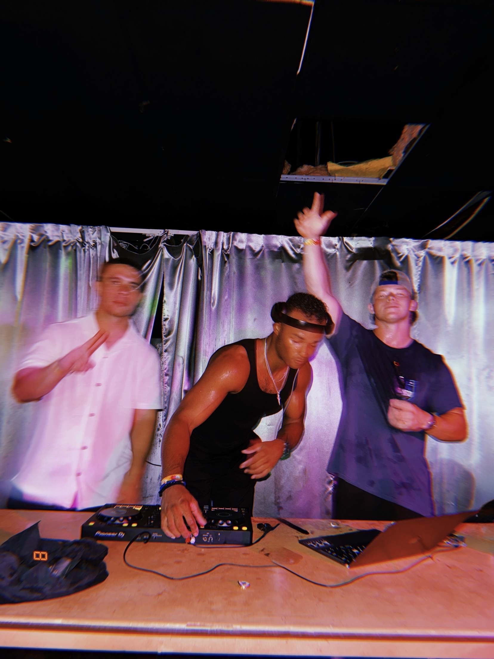 Book DJ LUV on Dusk · Thousands of Artists at Your Fingertips