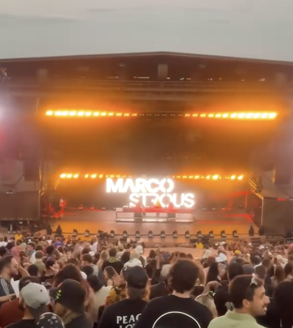 Book Marco Strous on Dusk · Thousands of Artists at Your Fingertips