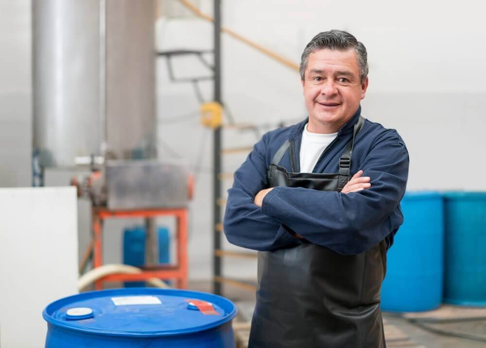 La manipulation de produits chimiques au travail, comment éviter les accidents et protéger la ...