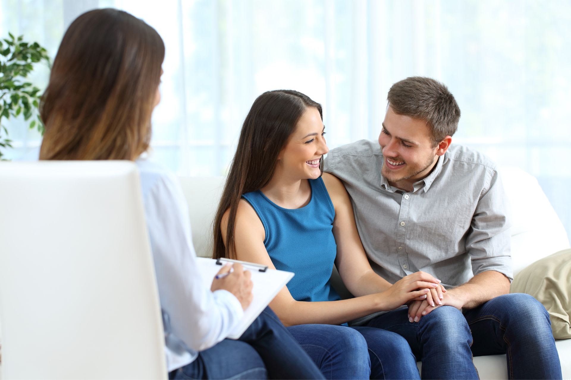 How Does Emotionally Focused Therapy Work: 5 Key Stages