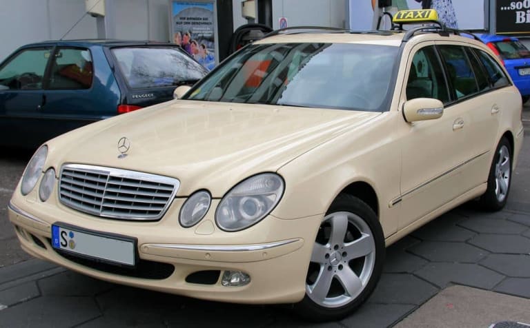 Long Distance Taxi Service in UK - Supreme Taxis