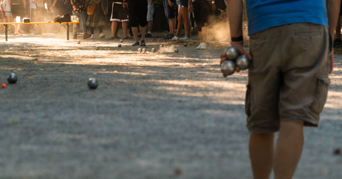 Boule Stadtpark Regensburg - Boule im Park spiele... | Curicosmo