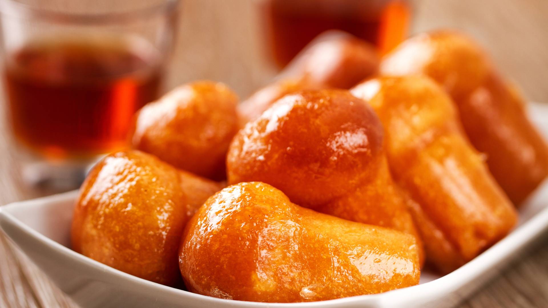 Babà: a journey into the heart of Neapolitan confectionery - Journal