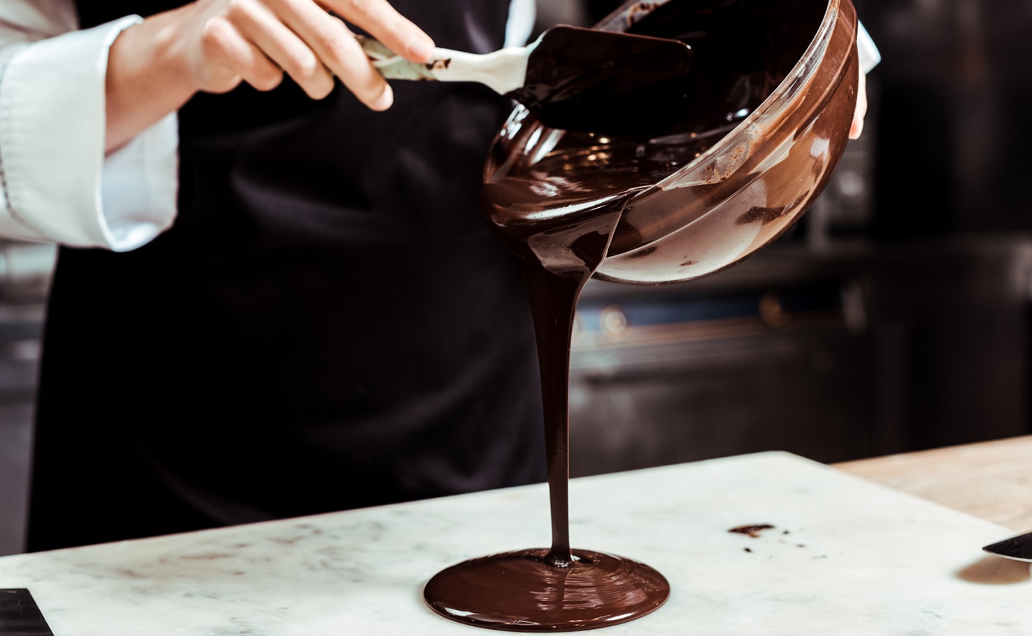 How to temper chocolate? The secret to perfect pralines - Journal