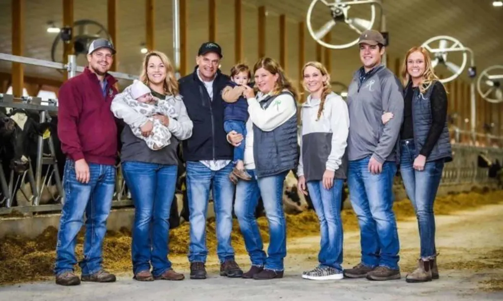 New York Dairy Farm Balances Cows and Community Engagement - eDairy ... New York Dairy Farm Balances Cows and Community Engagement - eDairy ...