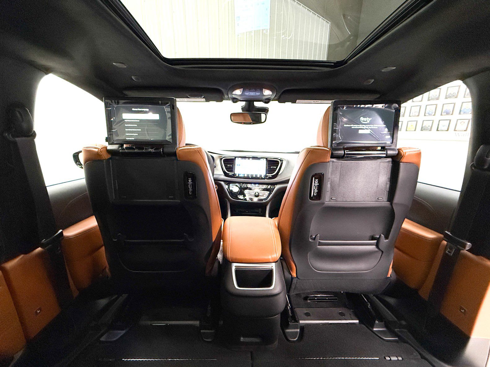 New 2025 Chrysler Pacifica Wheelchair Van For Sale | #401668 | Rollx Vans