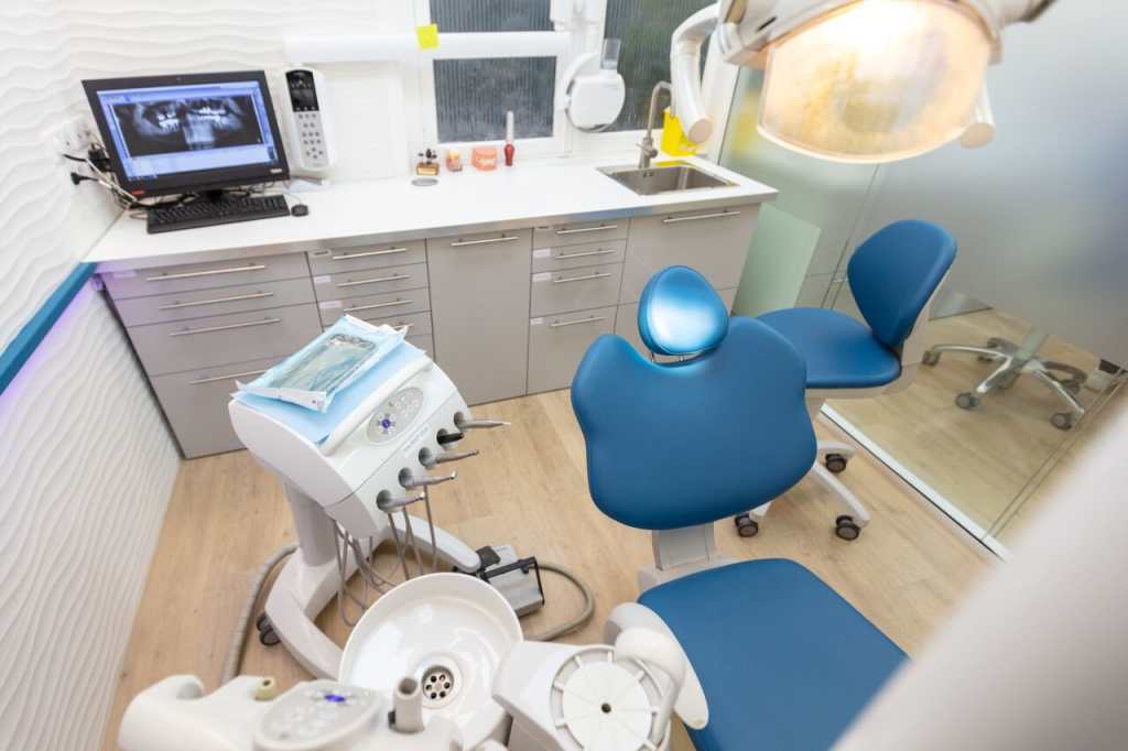 Dr Eric Guez, Chirurgien-dentiste à Paris : Prenez RDV en ligne