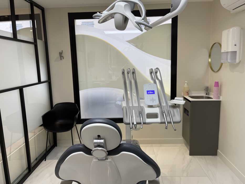 Dr Laura SEBBAN, Chirurgien-dentiste à La Chapelle-en-Serval