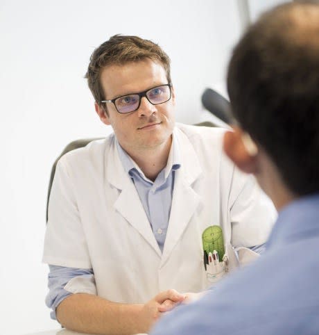 Dr. Louis Bellemare Orthopédiste | Paul Smith