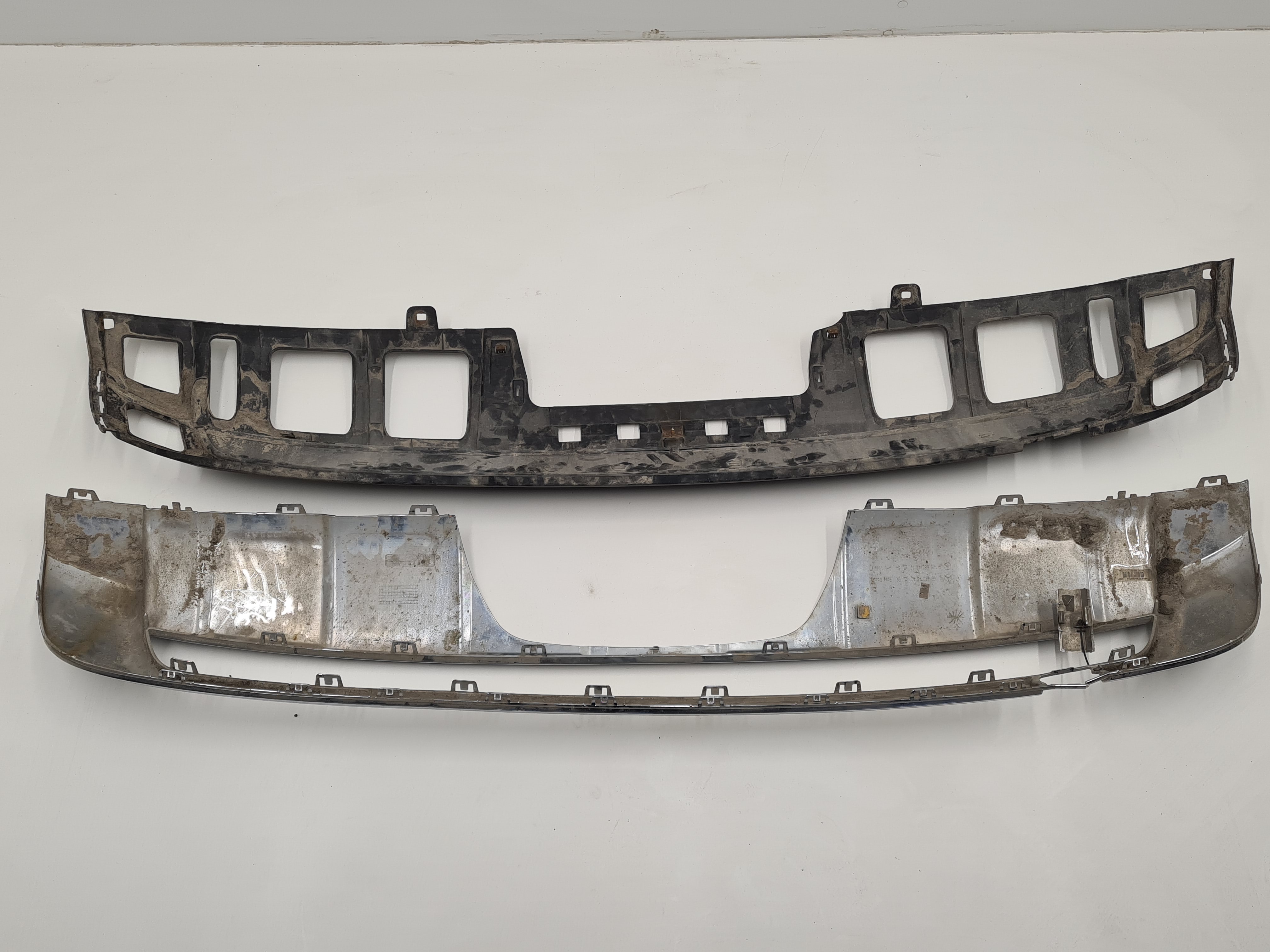 Piezas de parachoques inferiores genuinas (kit completo) Mercedes-Benz ...