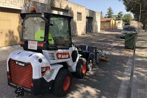 Bobcat L28 Articulated Loader, Mechanising Manual Work – Bobcat Company ...