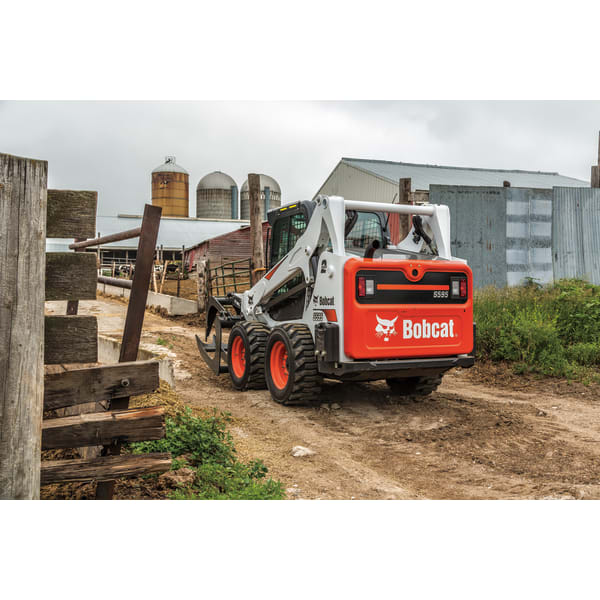 5 Ways Bobcat Attachments Offer Big Benefits on the Farm - Bobcat Company