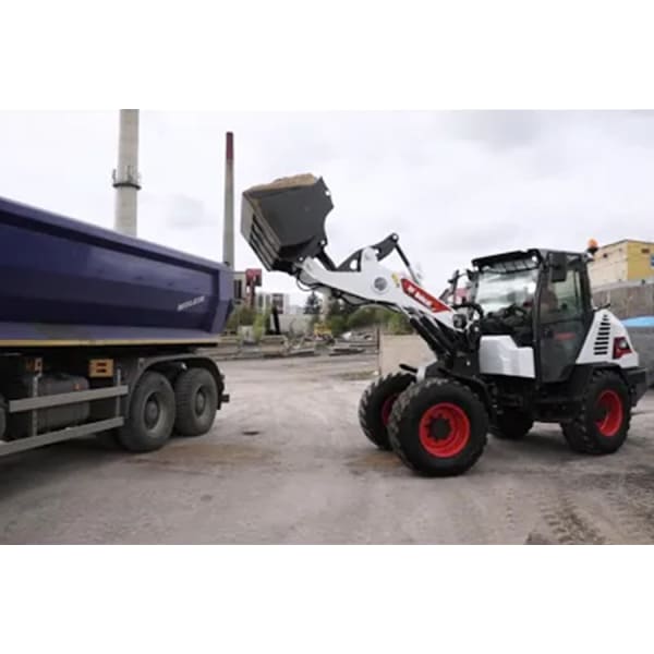 Bobcat Compact Wheel Loaders in action – Bobcat Company Europa