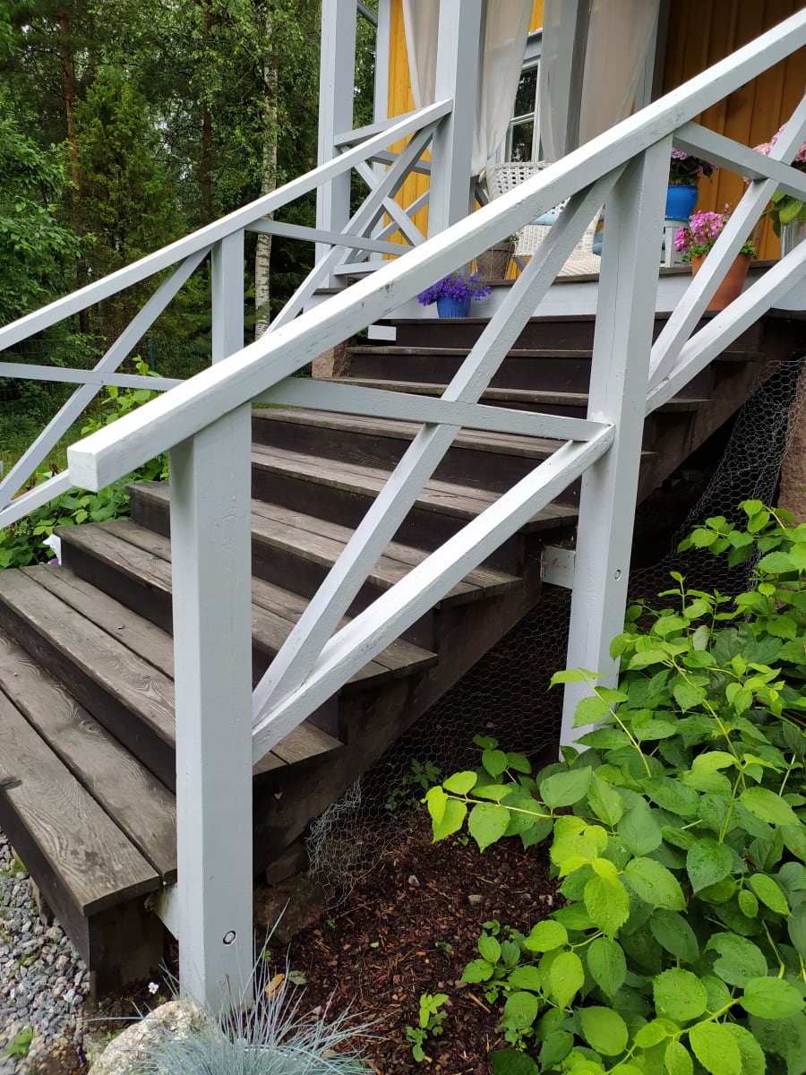 Terassin portaiden uusiminen