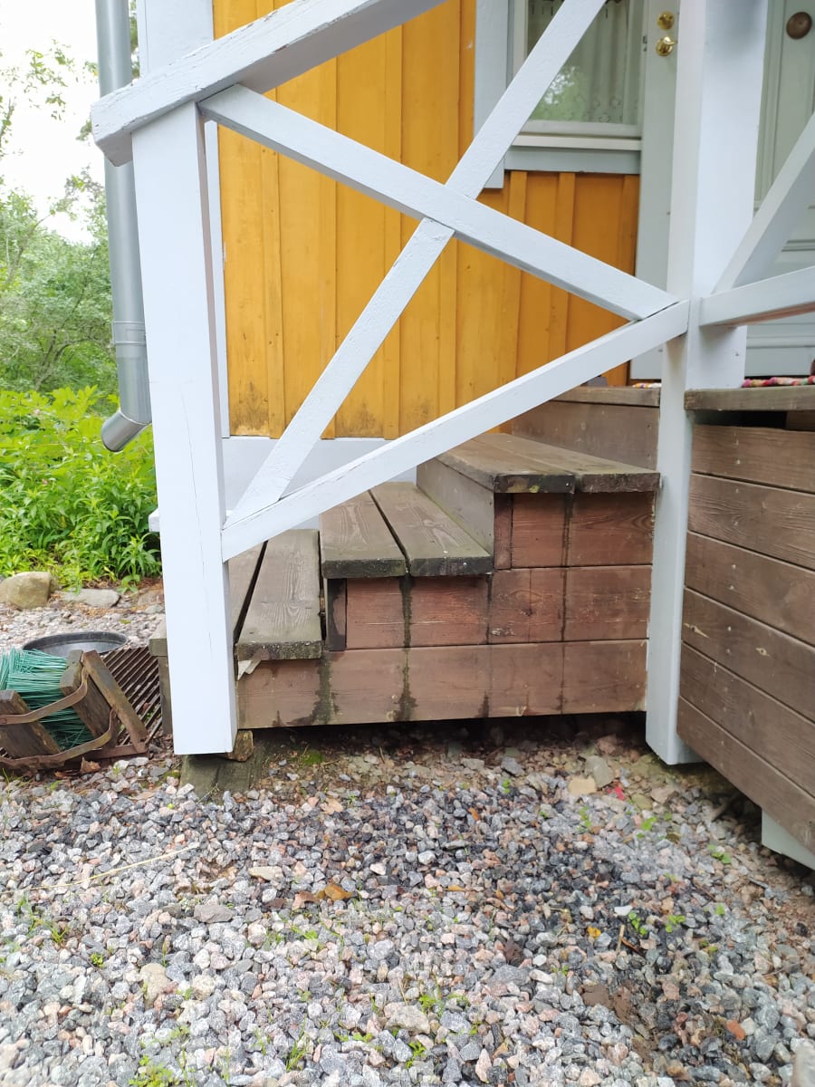 Terassin portaiden uusiminen