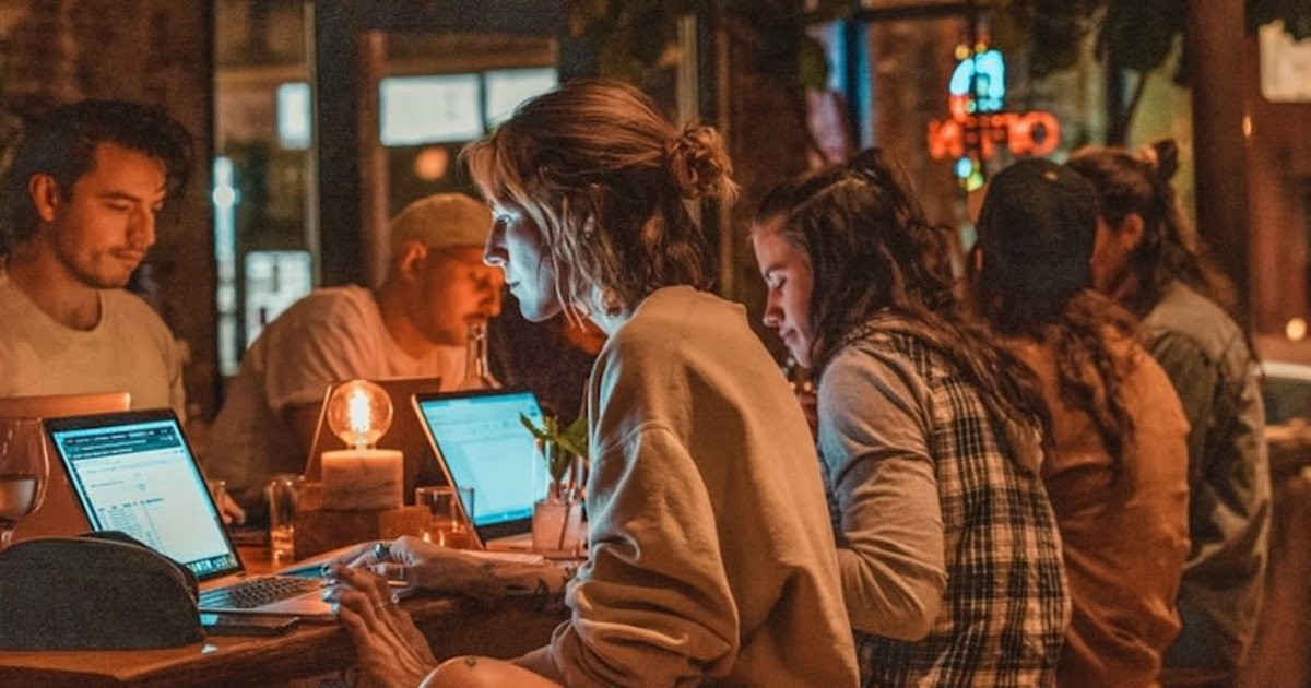 The Best Late Night Coffee Shops & Places To St...