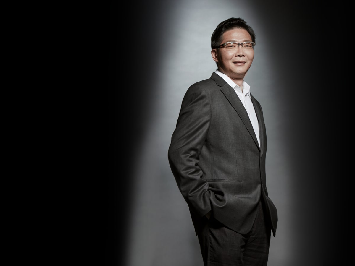 Robert Chen | Finance Director