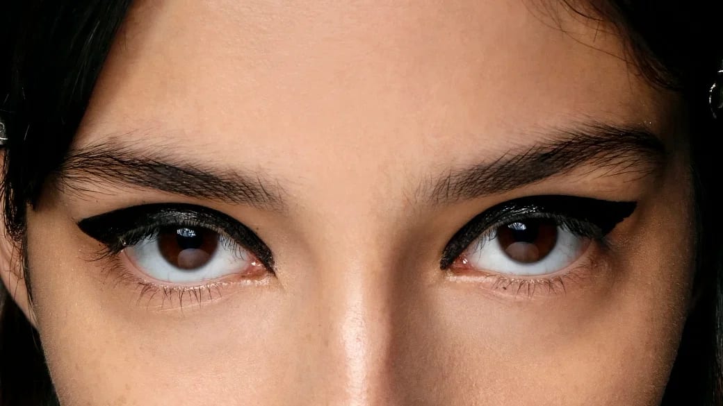 What Does Siren Gaze Mean?