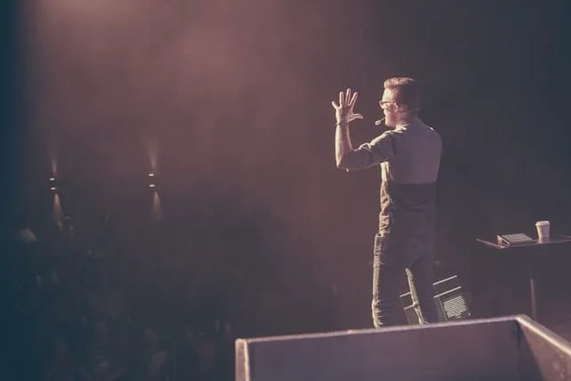 9 Clear Signs of an Arrogant Pastor