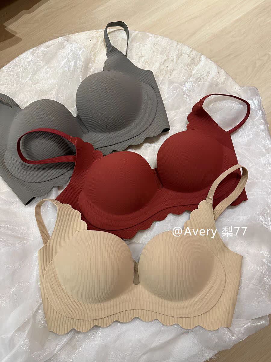 Moschino European Laser-Butter Bra - أوليفيا