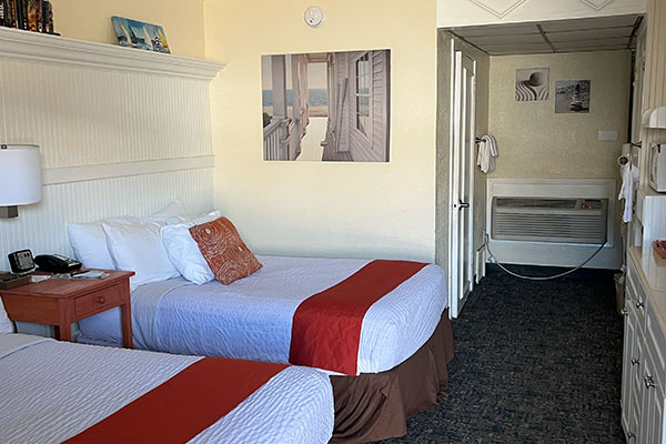 HN - Upgraded Room - No Ocean View - Gaido's Seaside Inn