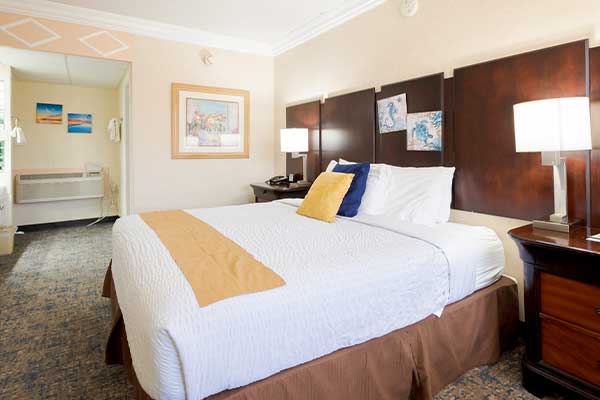 SK - Upgraded King Room, No Ocean View - Gaido's Seaside Inn
