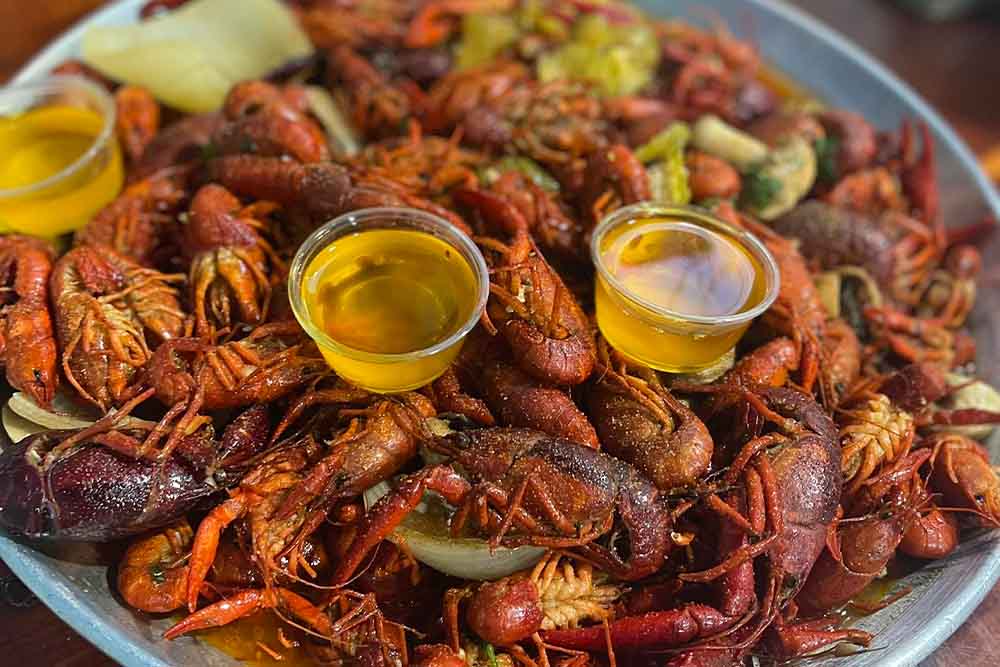 Huli Huli Hut - Great Atmosphere, Food, & Drinks