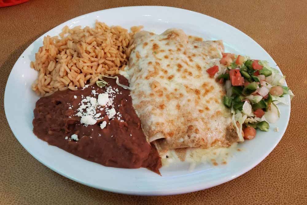 Venados Cantina - Jamaica Beach Bar With Great Food and TVs