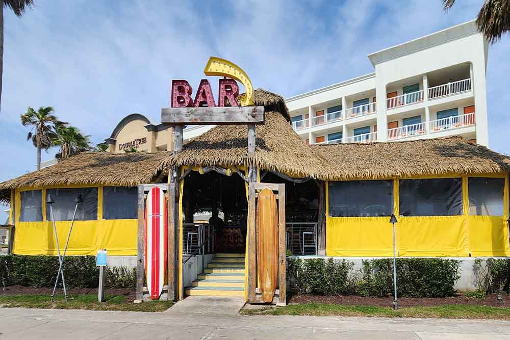 Longboard Pool Bar - Stay Galveston