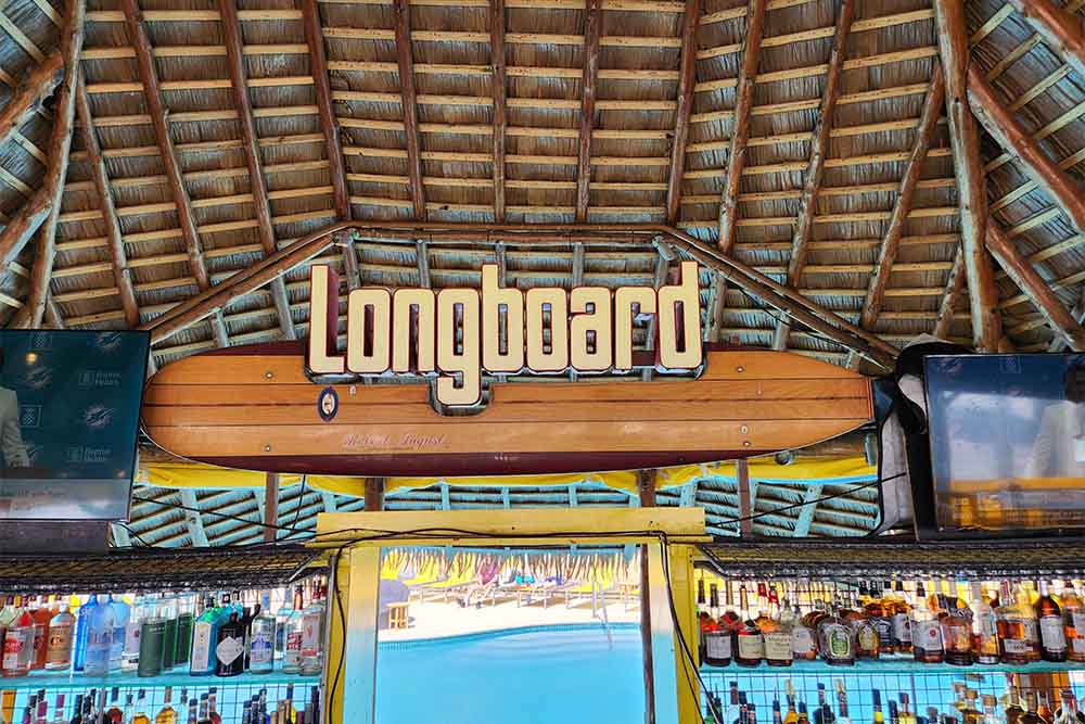 Longboard Pool Bar - Stay Galveston