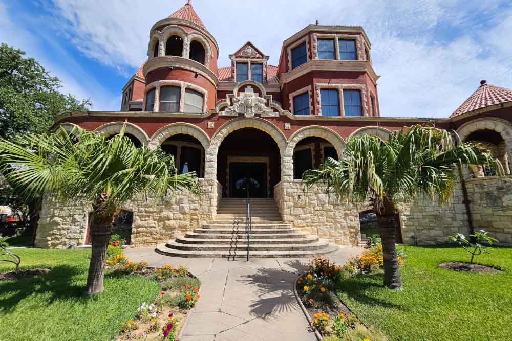 Moody Mansion - Discover the History of the Moody Family