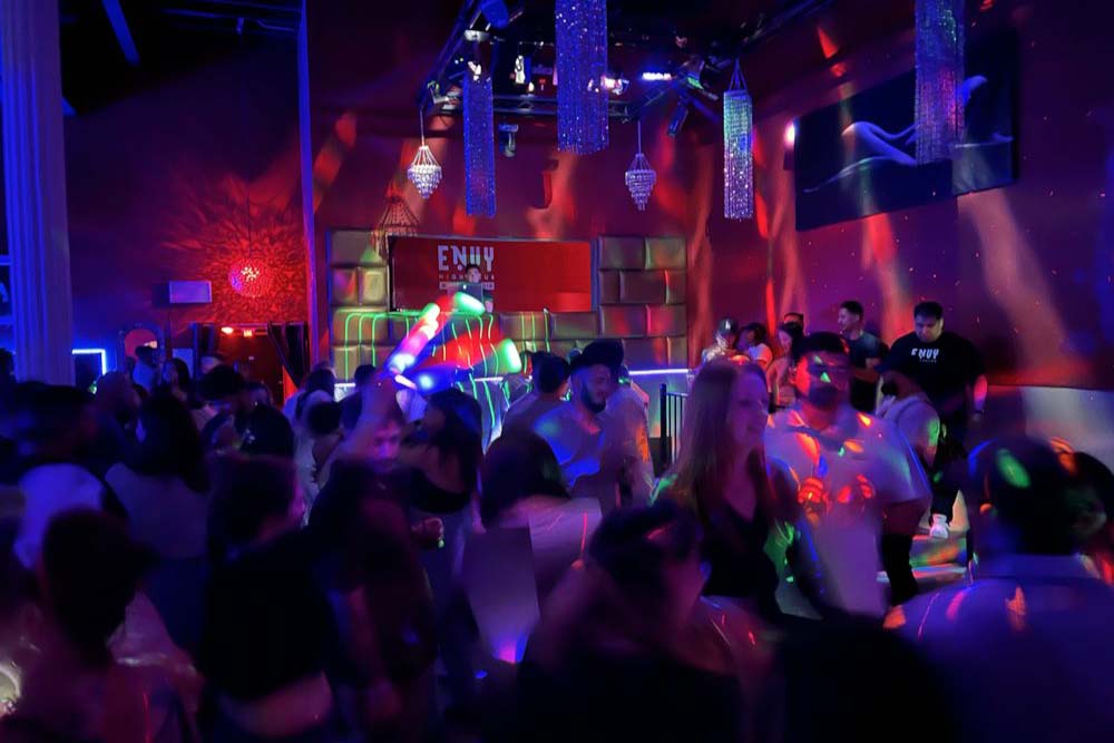 Envy Dance Club - Live DJ and Dance Floor w/ Great Drinks & Vibe