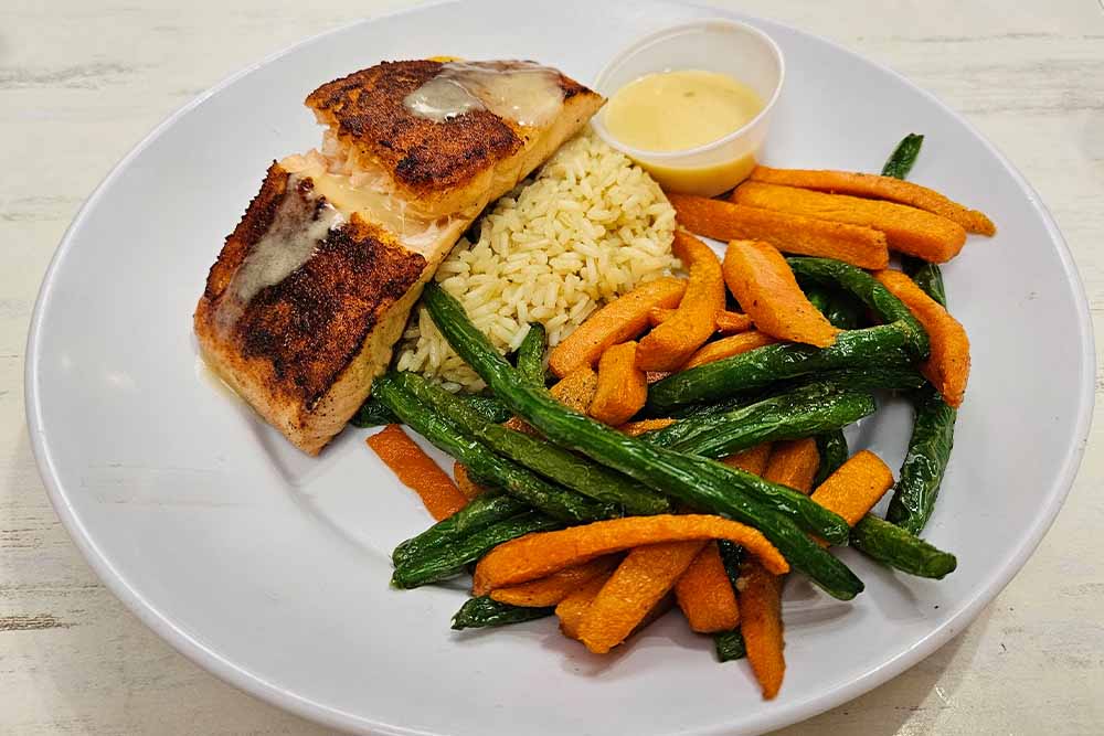 SHARK SHACK BEACH BAR & GRILL - Stay Galveston