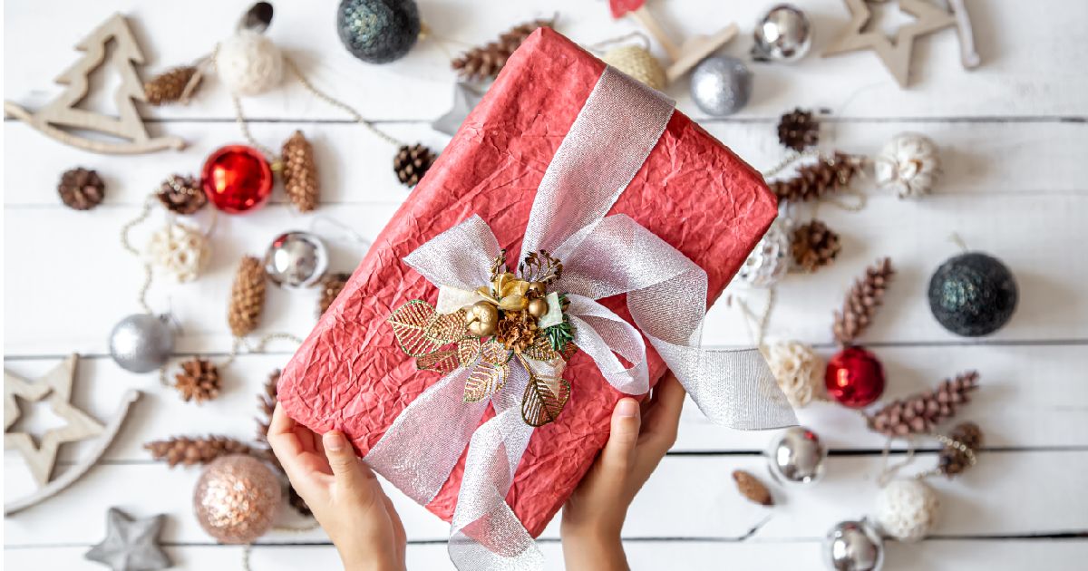 10 healthy gifts that fit your budget | Emanate Health