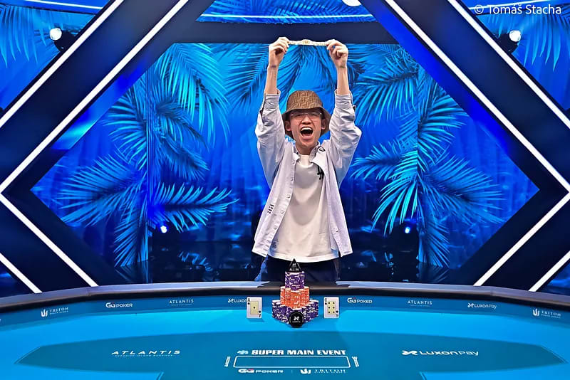 China's Yinan Zhou Makes History, Wins Gold Bracelet in $25K WSOP ...