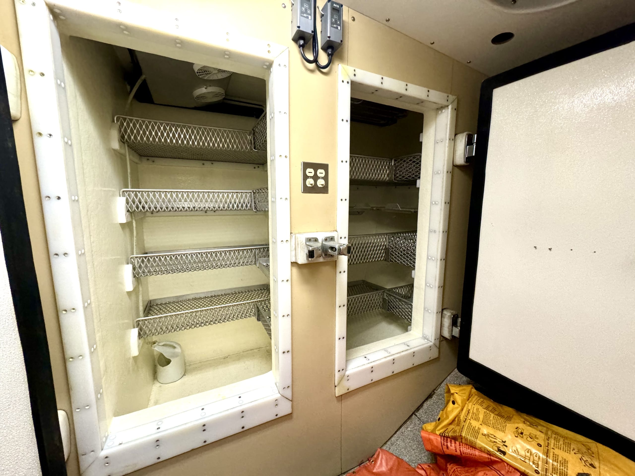 Thunderbird MarineIMG_2591 - Thunderbird Marine